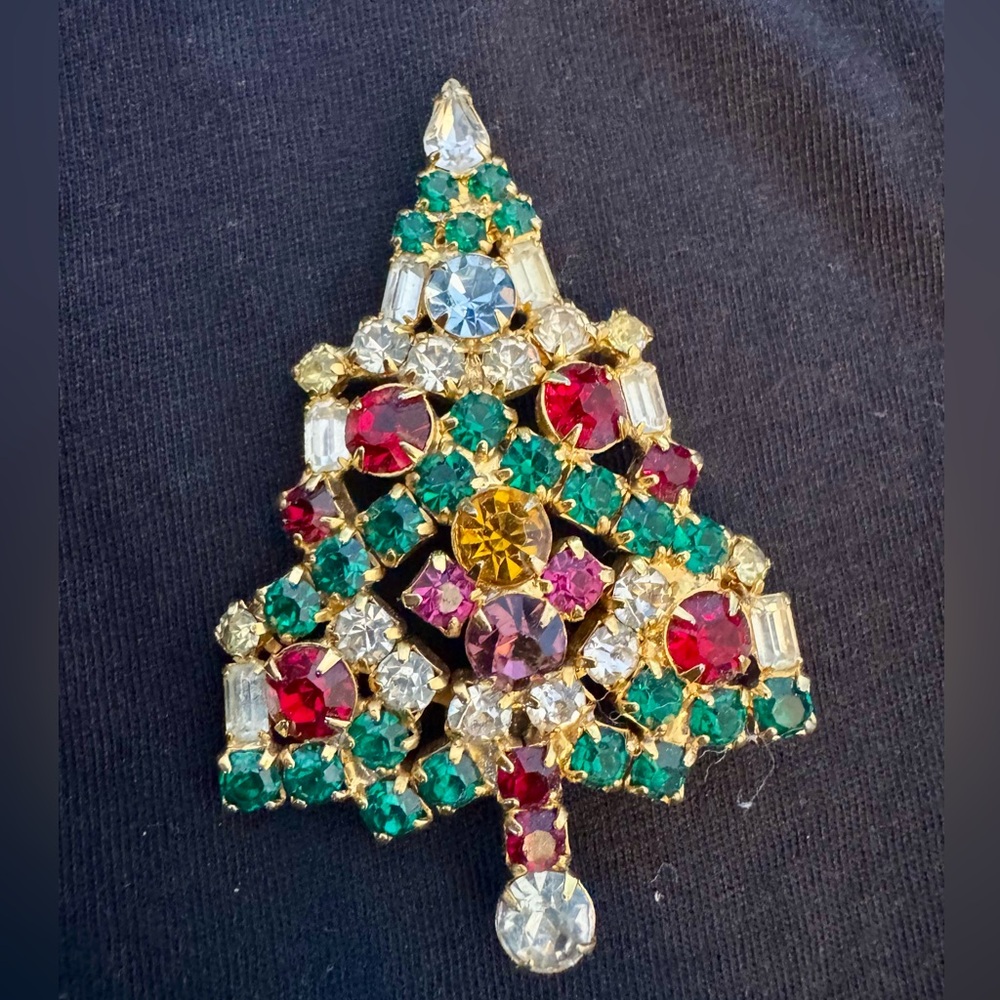 Vintage Rhinestone Christmas Tree Brooch Multicolor G… - Gem